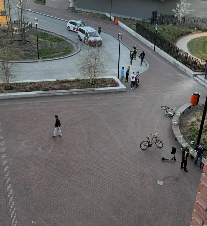 Straatterreur bij busstation in Almelo loopt spuigaten uit: ‘Het ...