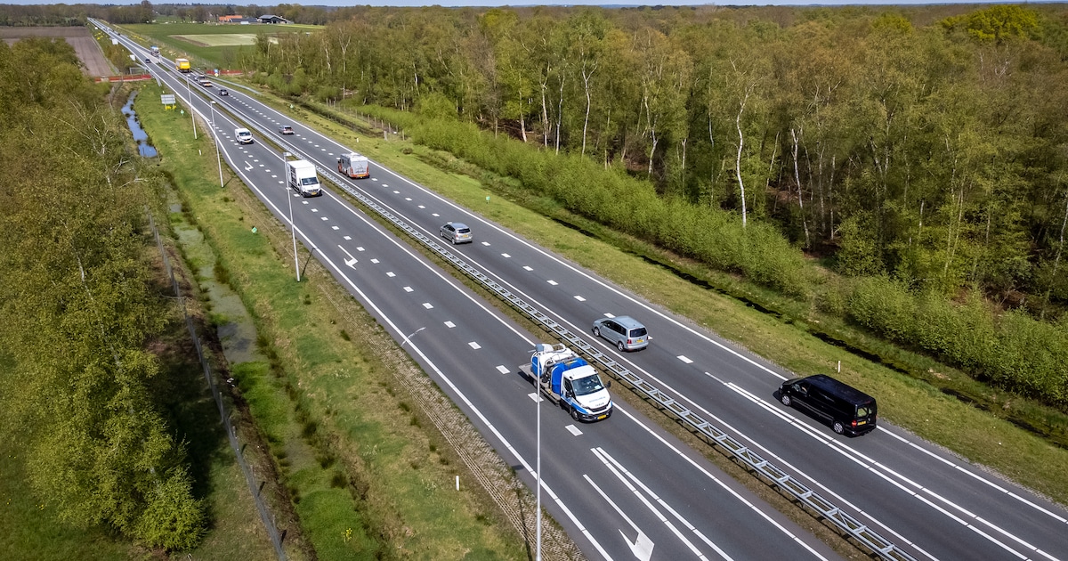 N36 krijgt over hele traject middengeleiders, inhalen wordt onmogelijk ...