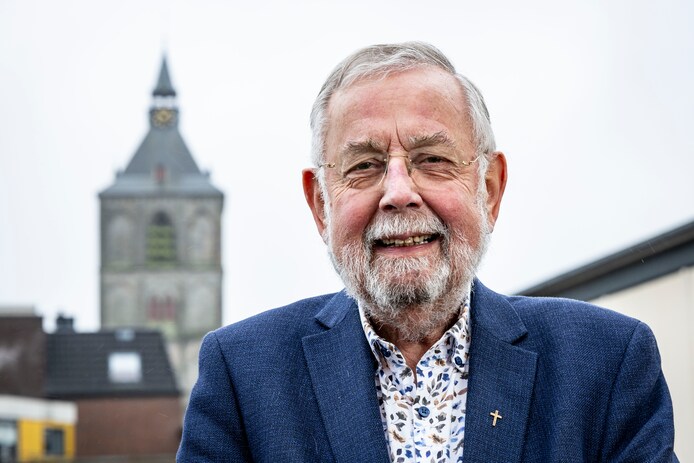 Oldenzaalse pastor Joop Huisman is vijftig jaar priester: ‘Ik heb me ...