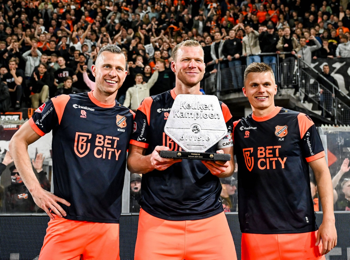 FC Volendam promoveert voor elfde keer naar de eredivisie: ‘Dit zijn ...