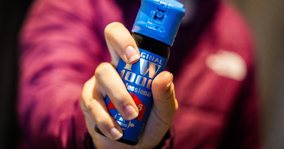 Schoonmoeder gebruikt pepperspray tegen man (27) in rijdende auto en ...