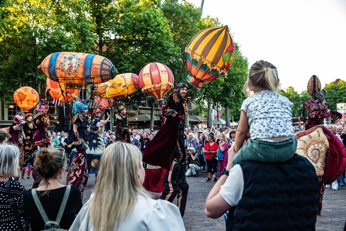 Een verlicht en magisch Deventer: de aftrap van Deventer op Stelten in ...