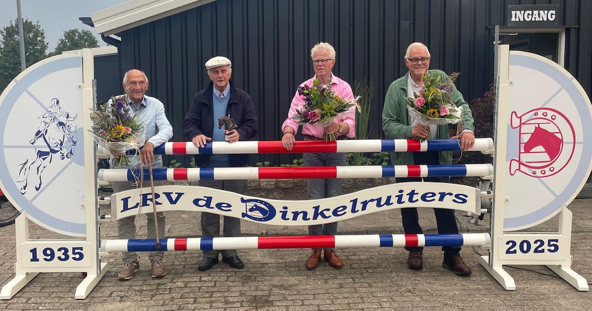 Dinkelruiters Denekamp heeft nu vier ereleden | Regio | Tubantia.nl