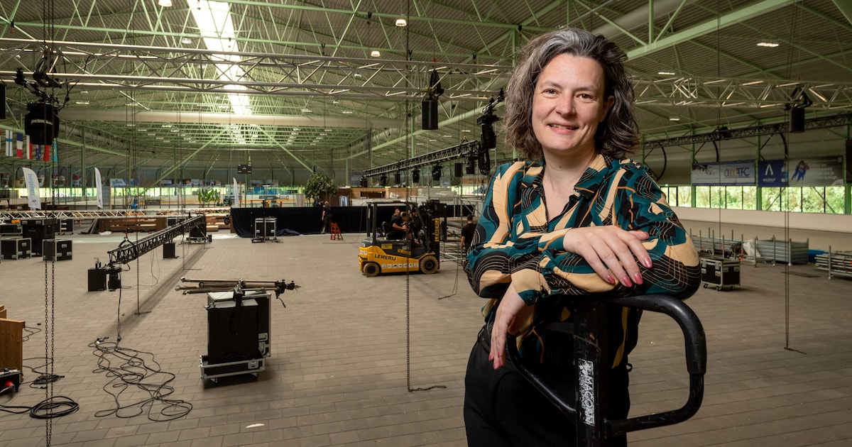 Drie weken locatietheater in pand IJsbaan Twente: ‘Tombola is zo Twents ...