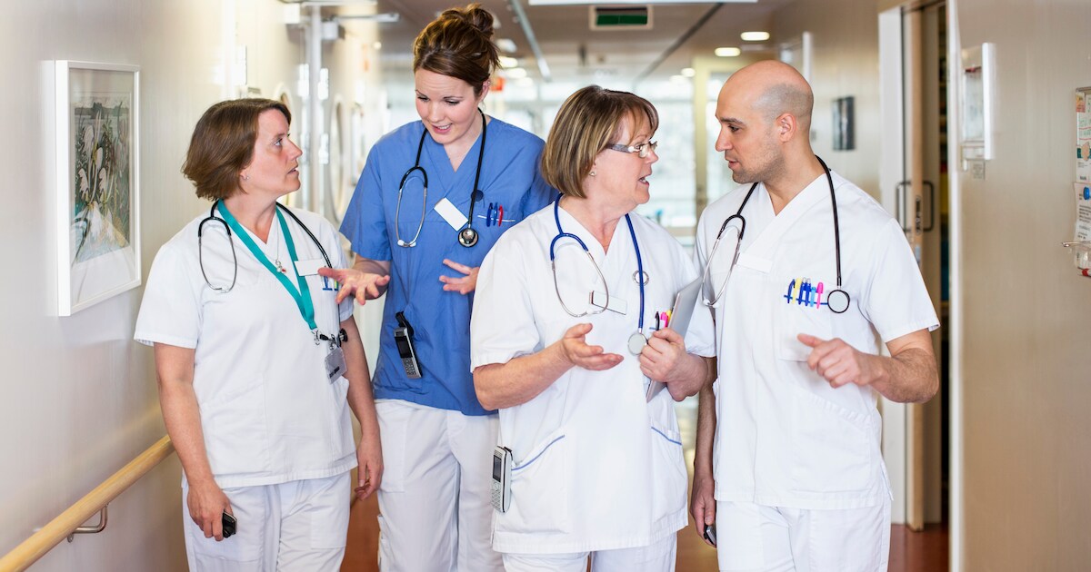 Nu zzp’ers weg moeten, zoekt de zorg manieren om personeel te verleiden ...