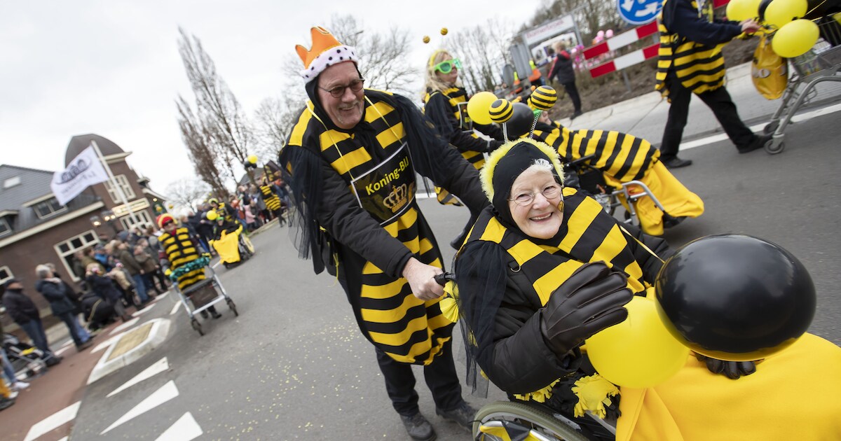 Op de oprit in Bornerbroek met Mummelman en bier: ‘Zo volgen wij de ...
