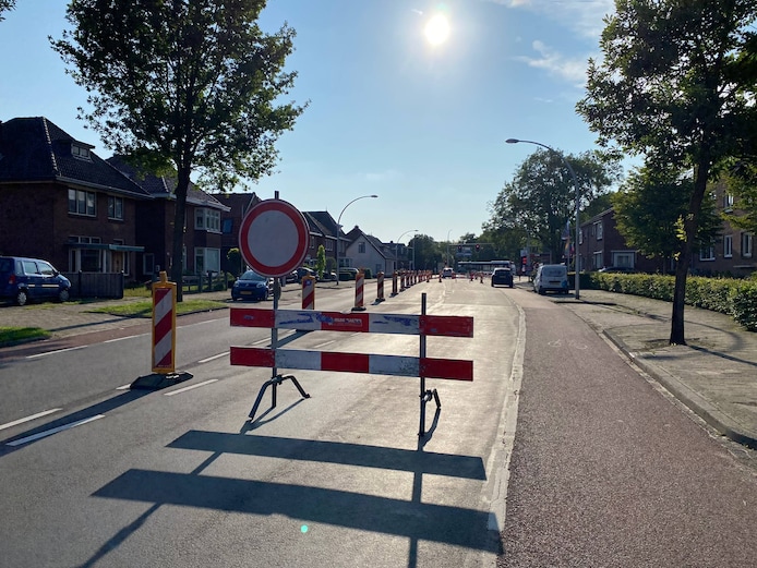 Drukke weg in Hengelo deels afgesloten (maar automobilisten trekken ...