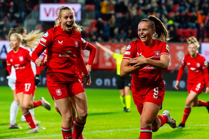 Ravensbergen schiet FC Twente Vrouwen met hattrick tegen ADO naar gedeelde tweede plaats | FC ...