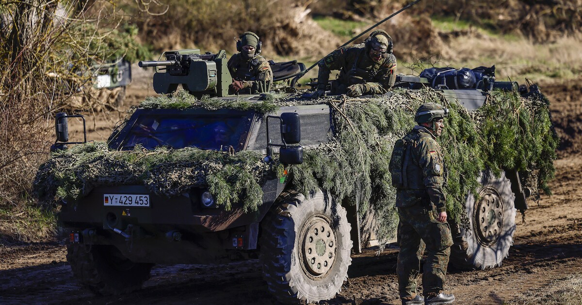 Nederlandse militair (28) omgekomen bij oefening met pantservoertuig in ...
