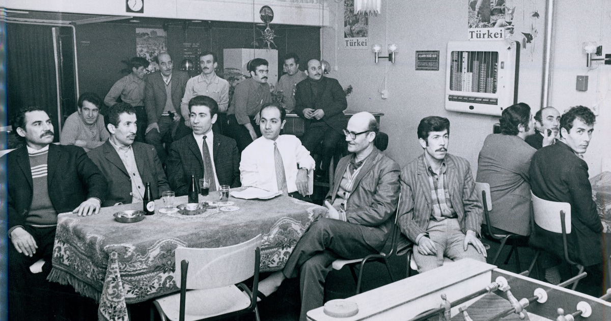 Deze Turkse mannen werd 60 jaar geleden gevraagd of ze alsjeblieft in ...