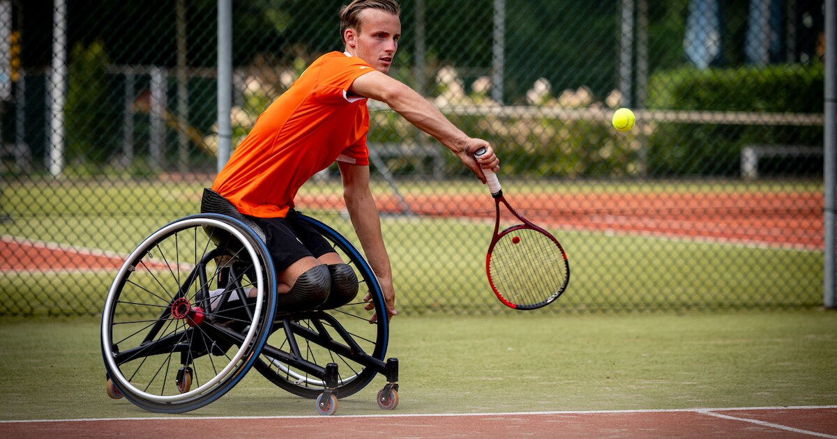 De banen van Roland Garros kende de Goorse Maarten (20) alleen nog van ...