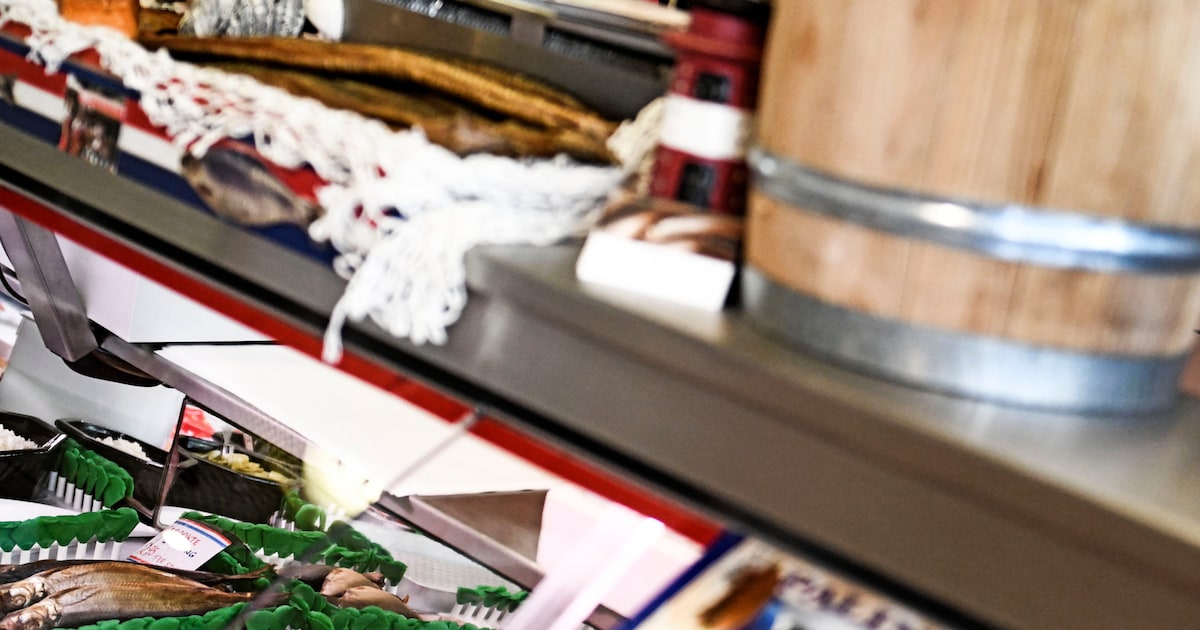 Reinald uit Enschede verkoopt al 37 jaar lang vis vanuit zijn vaders ...