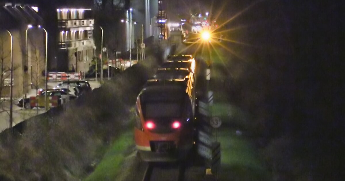 Defecte trein zorgt voor chaos tussen Enschede en Glanerbrug | Enschede ...