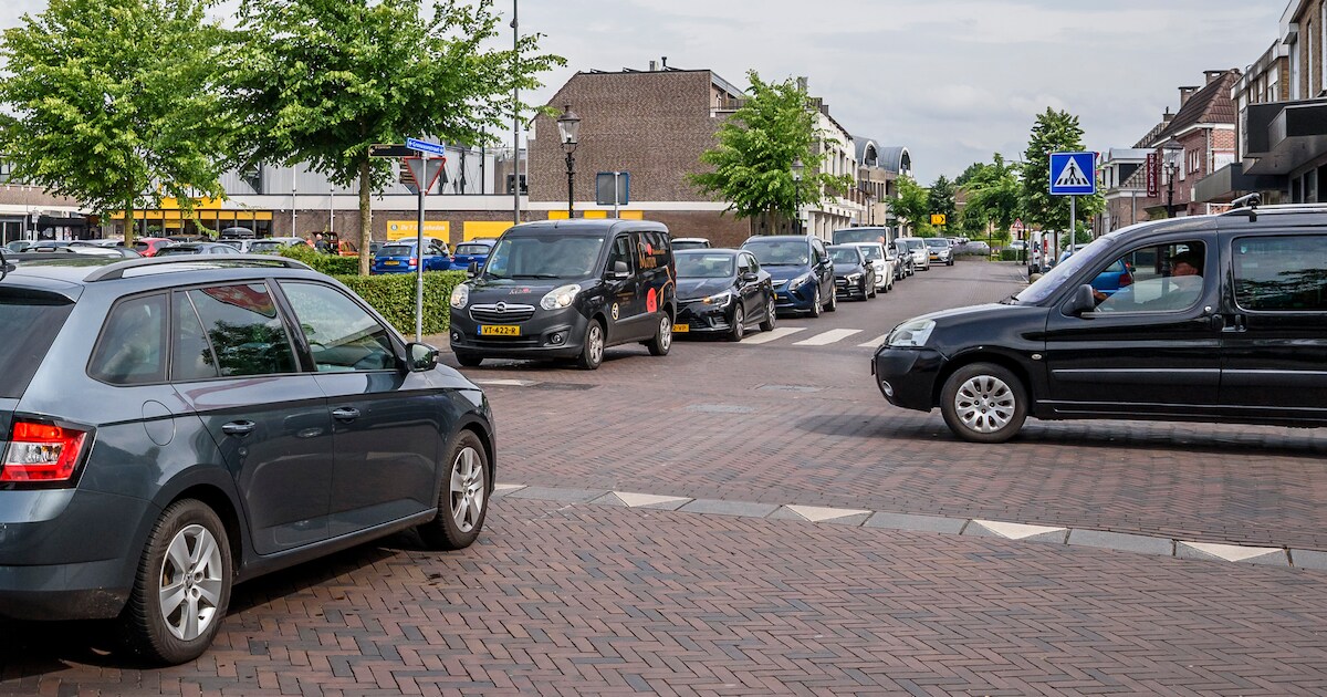 Hoe auto’s en vrachtwagens het centrum van Losser belasten: ‘De drukte ...
