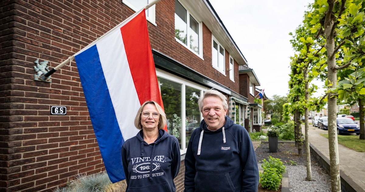 Hengelo lijkt de traditie van vlaggen te vergeten, maar Erik, Janike en ...