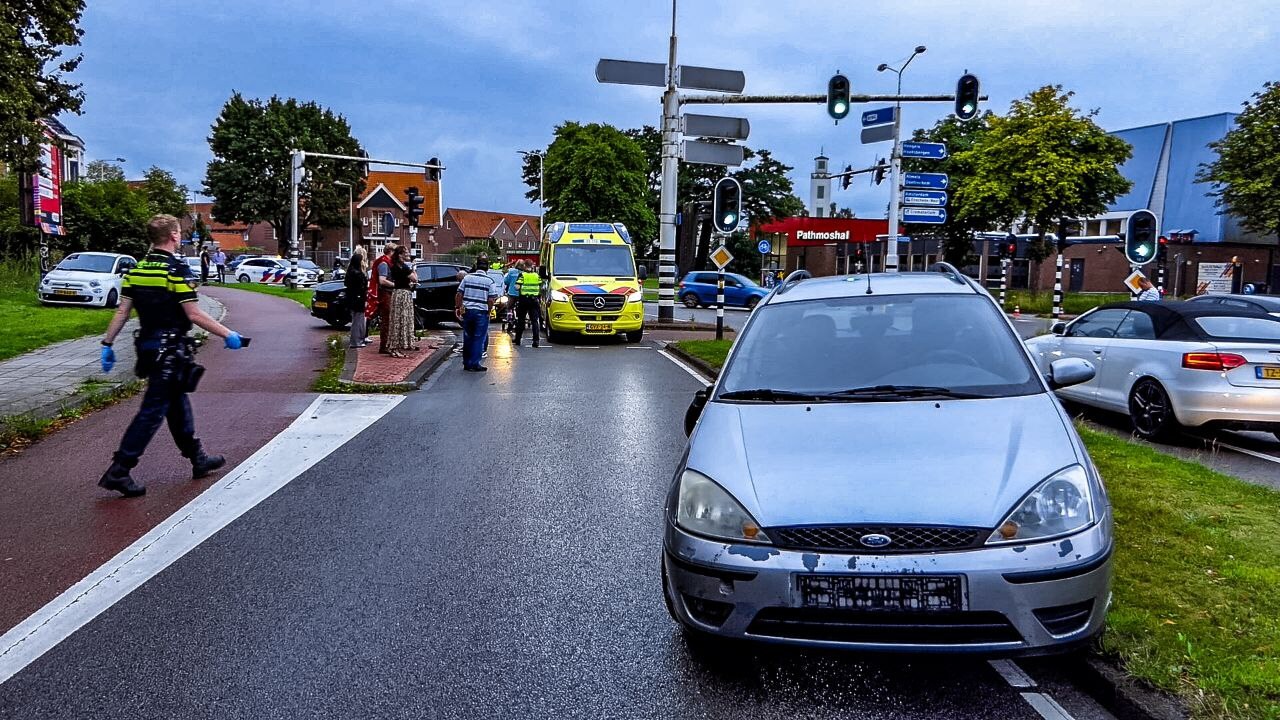 Automobilist schept fietsster in Enschede, vrouw raakt gewond | Foto | tubantia.nl