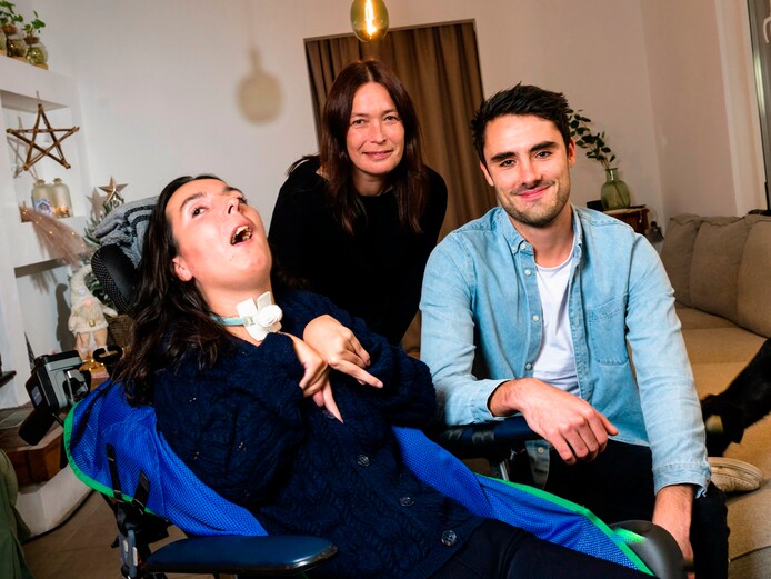 Diego bezoekt nog altijd zijn beste vriendin Dewi, ook na haar ...