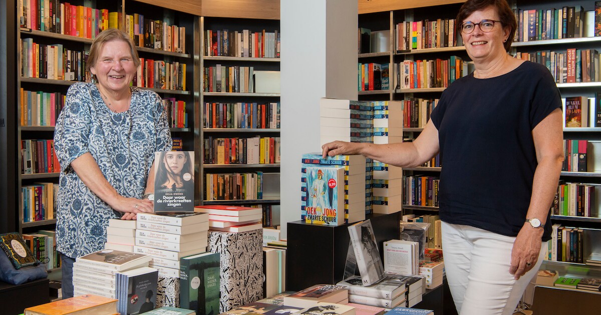Rita en Lieke werken bijna hun hele leven bij boekhandel Broekhuis in ...