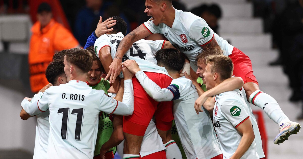 Wat een duel! FC Twente houdt Manchester United in bedwang en pakt op ...