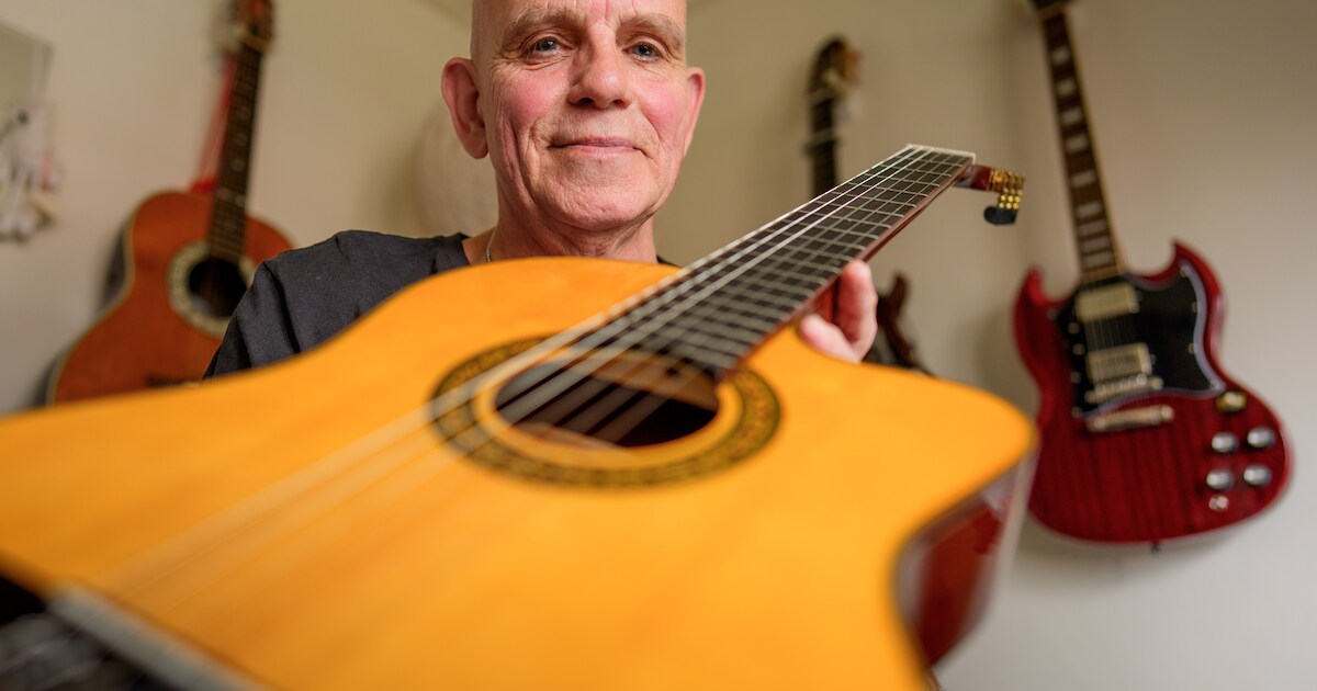 Met ‘Alle eendjes in het water’ brengt Eibergse gitaarleraar ...