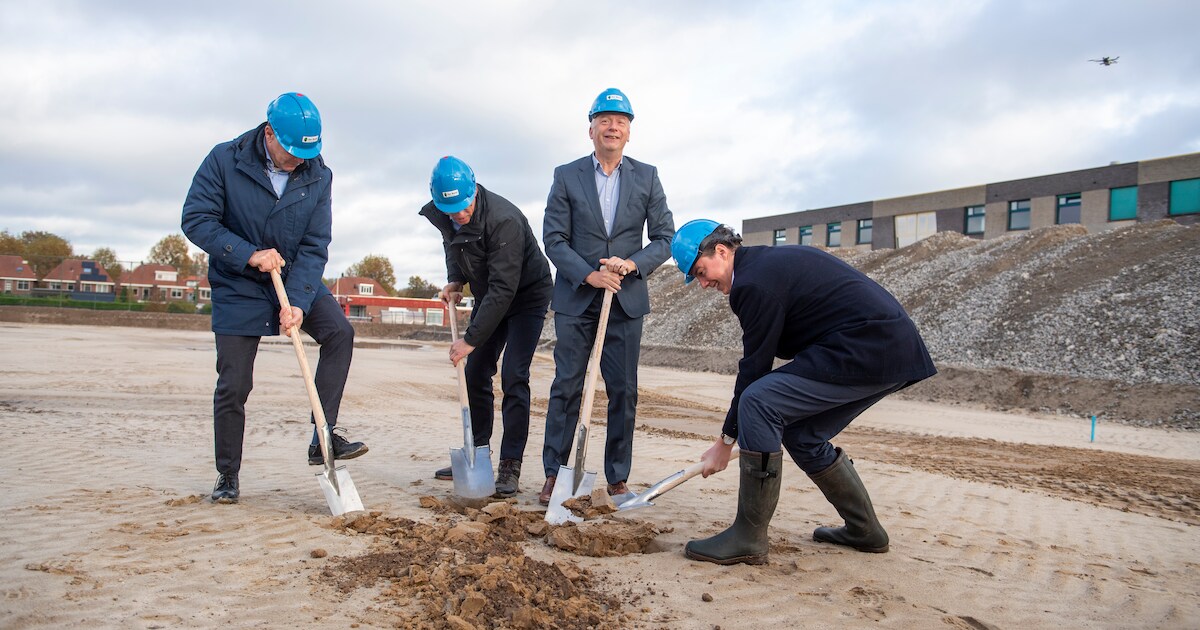 Bouw hypermodern zwembad Almelo nu echt begonnen, maar het wordt wel ...
