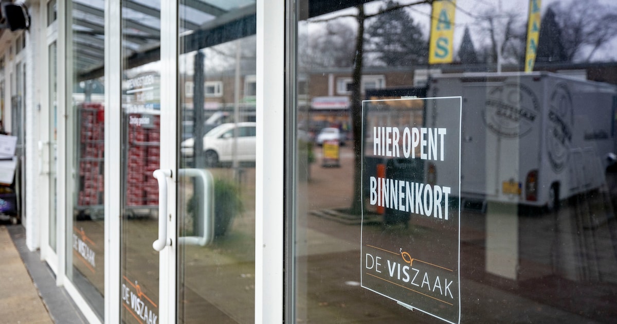 Berghuizen wacht op haring en kibbeling, De Viszaak na vakantie open ...