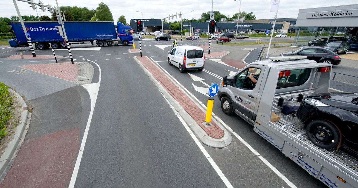 Slimme verkeerslichten? Peperduur, maar het moet dé oplossing zijn voor deze straat in Oldenzaal ...