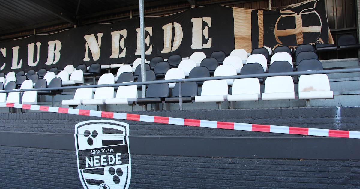 SC Neede zwaar getroffen door brand onder hoofdtribune | Achterhoek ...