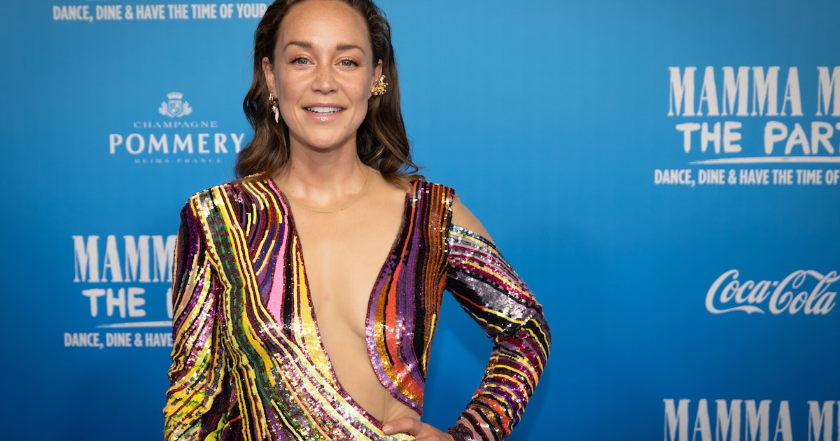 Anouk Maas verwelkomt eerste kindje | Show | Tubantia.nl