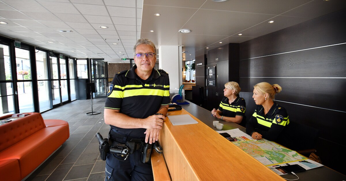 Publieksbalie politie tijdelijk in hal stadhuis Oldenzaal | Oldenzaal e ...