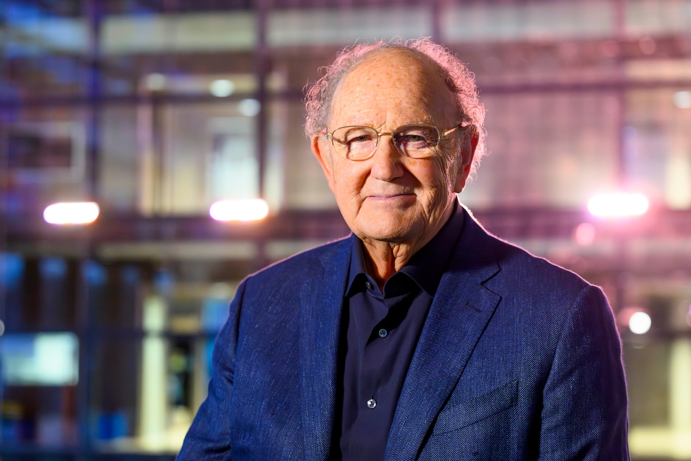 Joop van den Ende in paginagrote krantenadvertentie: bescherm onze ...