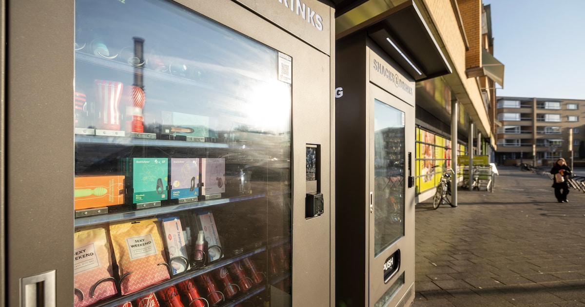 Bij deze automaat in Hengelo trek je zwangerschapstesten, condooms en ...