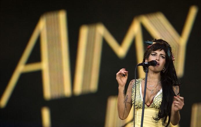 Overleden Amy Winehouse haalde de top, maar viel diep | Show | tubantia.nl