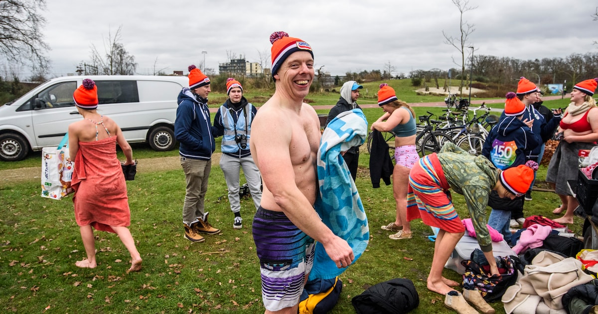 Hengelose nieuwjaarsduik ludieke actie van gymvereniging | Regio ...