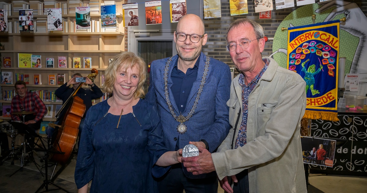 Enschede-penning voor culturele boegbeelden: Diet Gerritsen en Frank ...