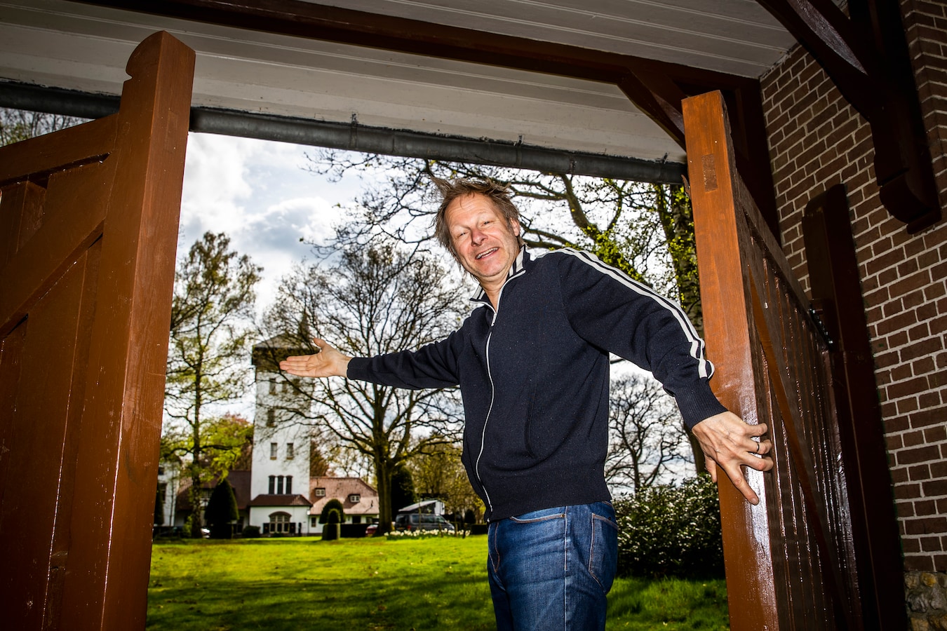 Het is theatermaker Laurens ten Den gelukt: toneel onder de Palthetoren ...