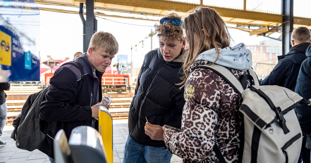 Inchecken en uitchecken: reizen met de trein niet voor alle leerlingen ...