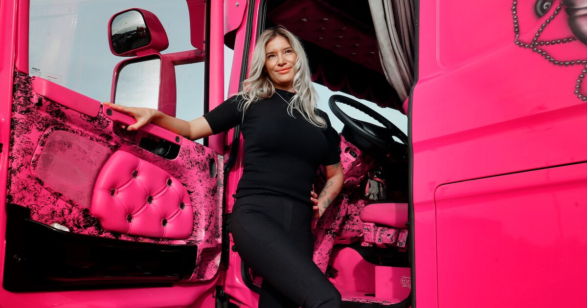 Désiree (29) is populair met haar roze vrachtwagen: ‘Al drie keer een ...