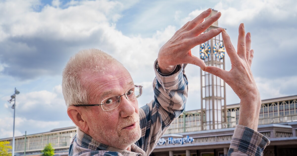Deze klok loopt tien minuten achter en klokkenmaker Jan (73) wil ’m wel ...