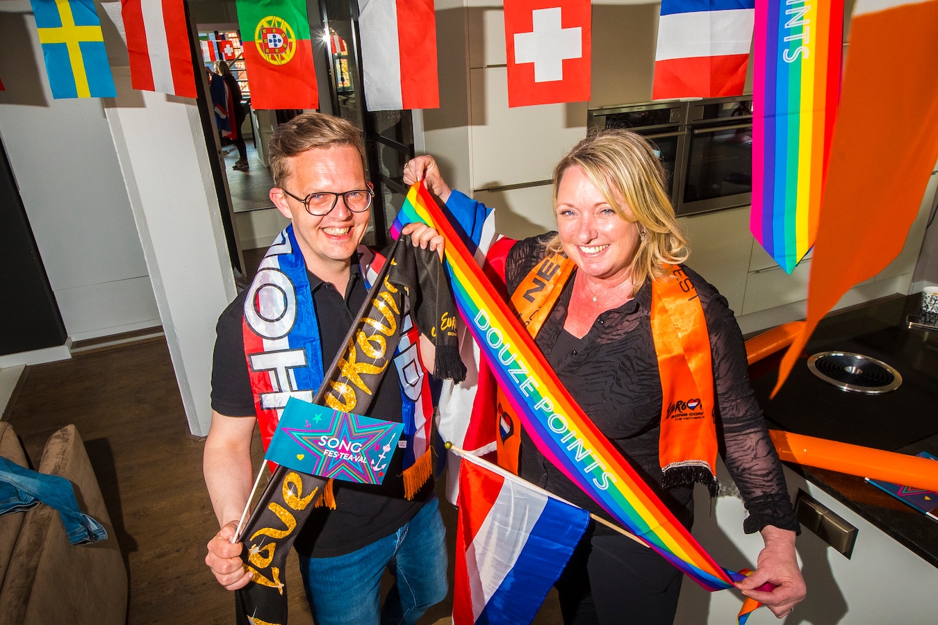 Gemist? Huize ’t Pott weer wit & Twentse songfestivalfans zijn erbij in ...