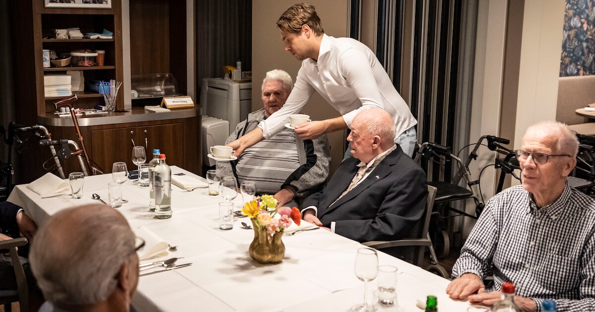 Oldenzaalse Ronde Tafel verzorgt diner voor ouderen: ‘Eenzaamheid is in ...