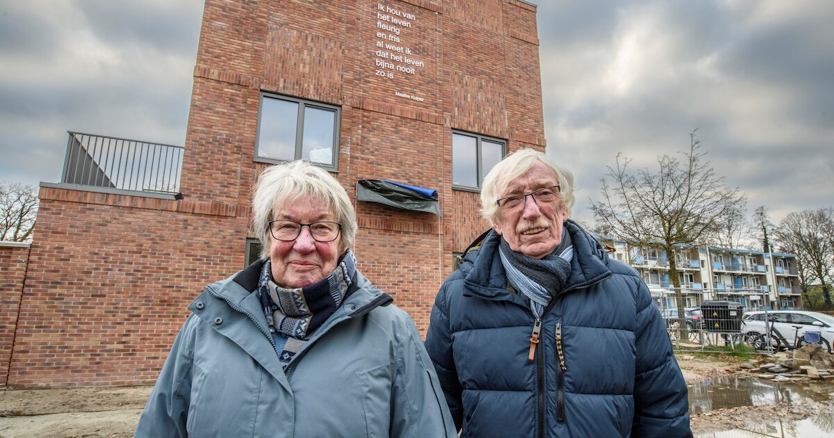Tragedie en poëzie verenigd; gedicht van vermoorde Maaike Kuiper als ...