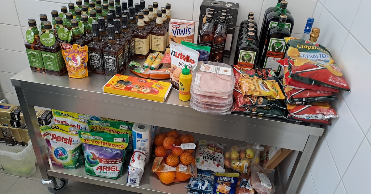Dorstige dieven gepakt in Nordhorn met meer dan 40 flessen whisky en ...