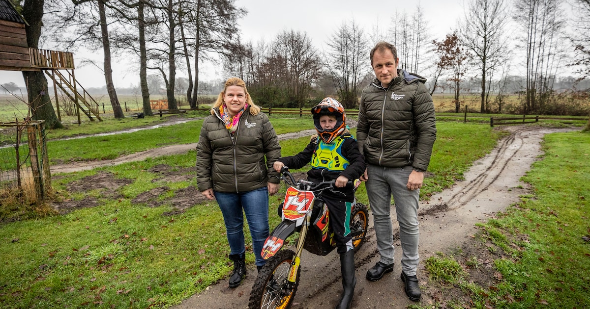 Een spannend kinderfeestje in Mander: crossen met elektrische machines ...