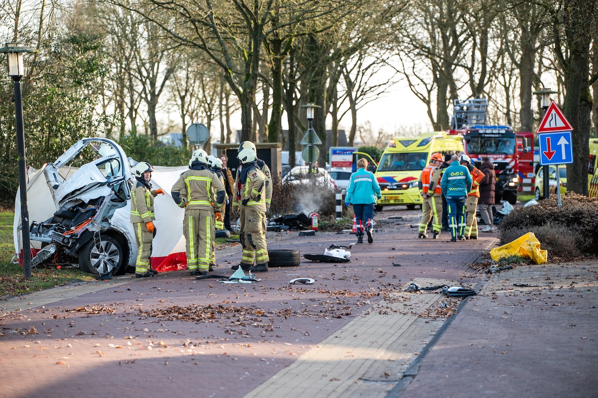 Man (85) uit Delden overleden bij horrorcrash tegen boom in Diever ...