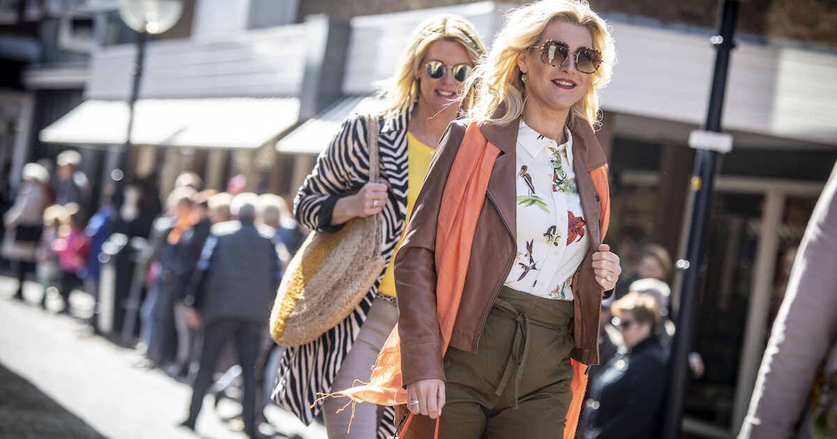 Zwetende modellen? Het wordt tropisch warm tijdens mode-event in ...