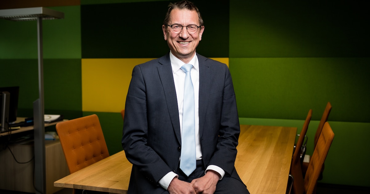 Burgemeester Offinga van Hardenberg mag zes jaar langer door: ‘Dit is ...