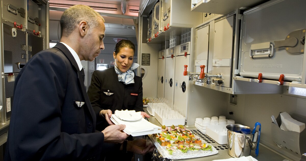 Passagier van vlucht naar Amsterdam gehaald na woede-uitbarsting over ...