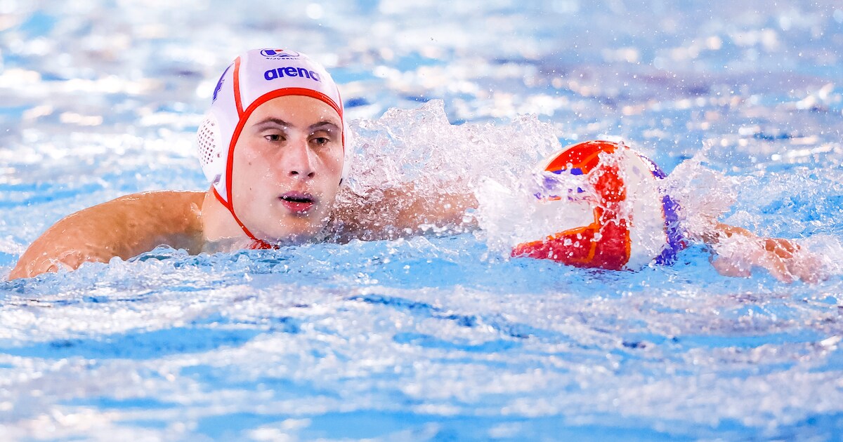 Waterpolo: mannen Ravijn knokken tot het einde, maar kunnen UZSC niet ...