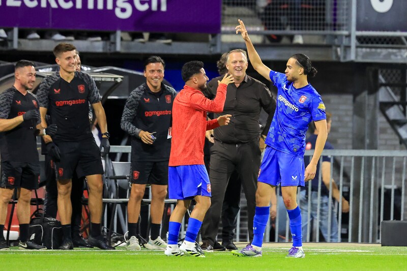 Teruglezen | Heerlijk begin voor Van den Brom bij FC Twente: ‘Soms moeten dingen samenvallen ...